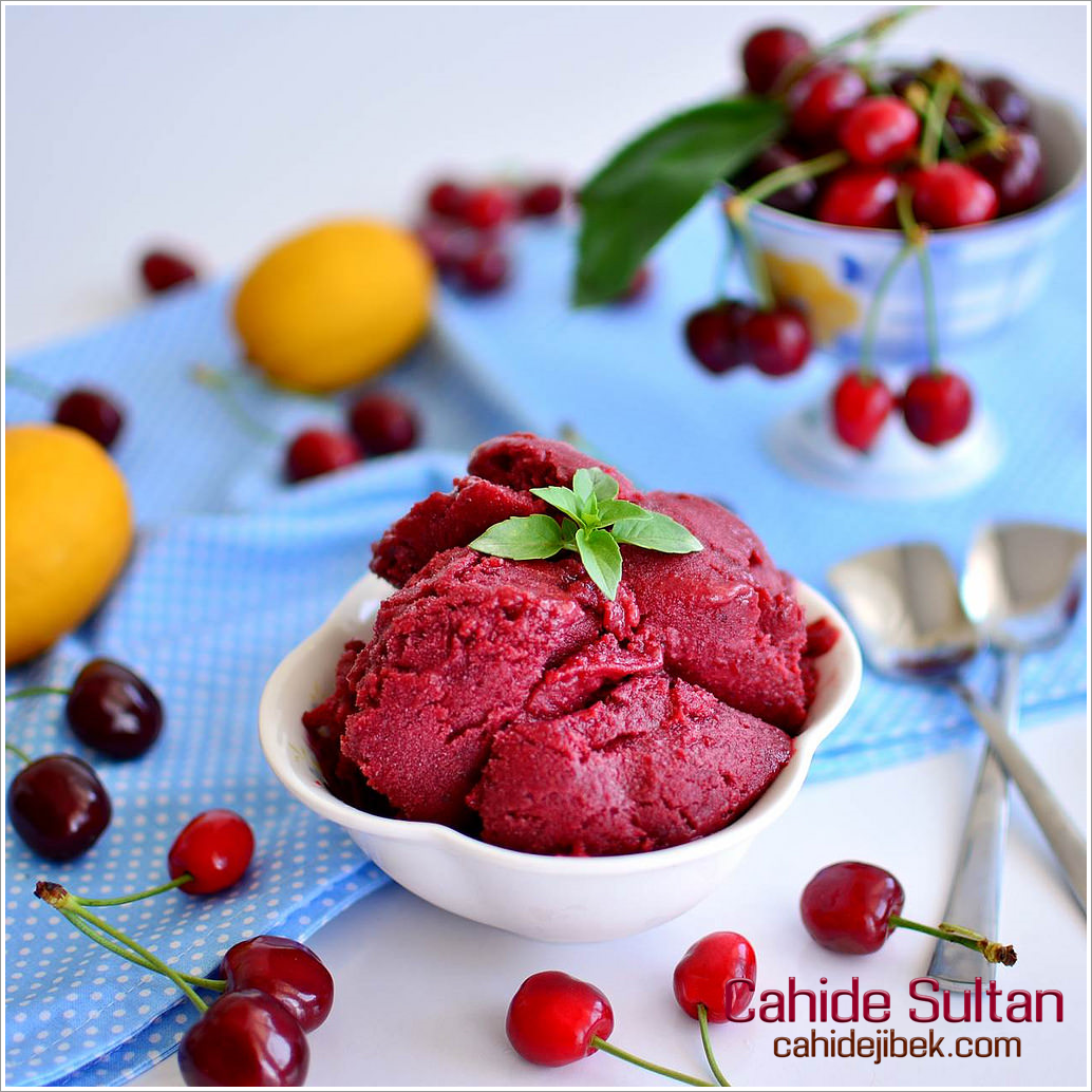 Vişneli Dondurma Tarifi – Cahide Sultan بِسْمِ اللهِ الرَّحْمنِ الرَّحِيمِ